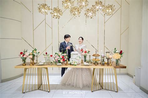 바이모먼트스냅l웨딩촬영l본식스냅l웨딩사진l웨딩스냅 🕍웨딩홀 파티웨딩유 너무 잘 어울리시는 신랑신부님🥰 결혼스냅 결혼식스냅 웨딩스냅 본식스냅 바이모먼트