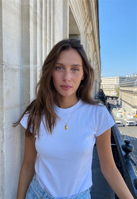 10 Best French Translucent Powders For Setting Makeup And Evening Skin