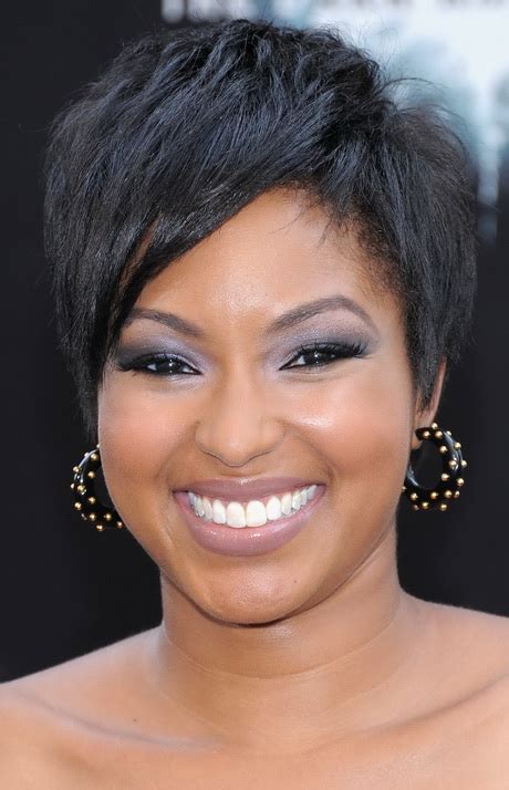 Short Pixie Haircuts For Round Faces