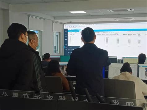泗洪县委书记等领导莅临金路桥调度中心参观指导泗洪县金路桥客运有限公司