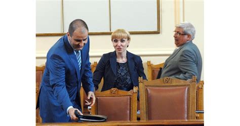 Провали се и петият вот на недоверие към правителството