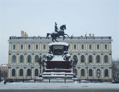 Памятник Николаю I фото