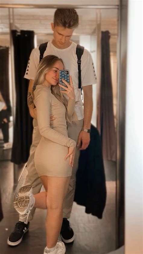 Отношения милая пара разница в росте высокий парень и низкая девушка тату мастер Калининград