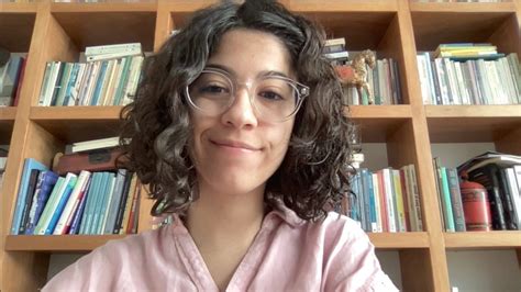 Mariana Peregrina Medium