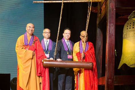 谭铁牛出席佛诞节吉祥大会