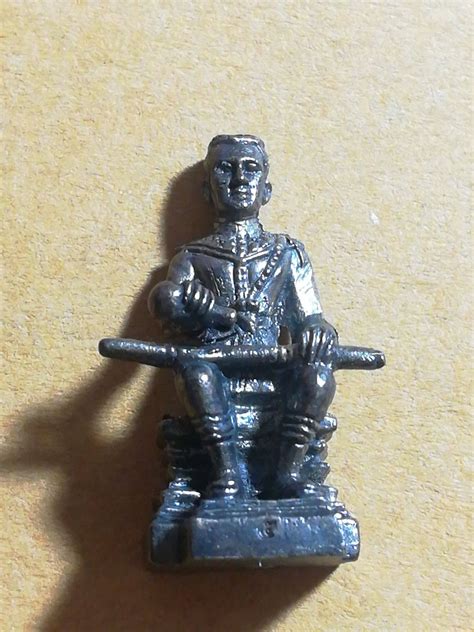 หลวงพ่อเกษม พระผงรูปเหมือนหลวงพ่อเกษม รุ่นบารมี81 ปี 2535 พระเกจิ Thaipick