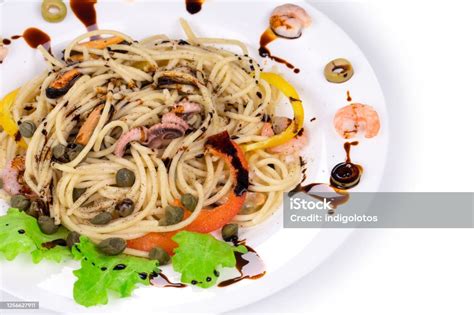 해산물과 맛있는 이탈리아 파스타의 조각은 고급 요리처럼 0명에 대한 스톡 사진 및 기타 이미지 0명 간장 건강한 식생활 Istock