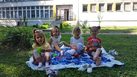 ДГ Еделвайс Кюстендил Весели игри в детската градина