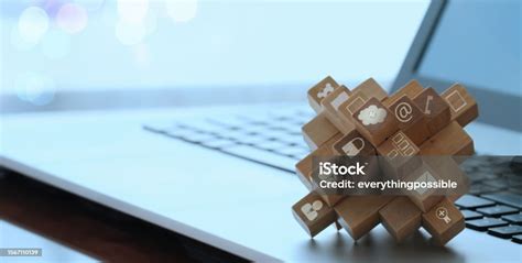 Ai 인공 지능 기술 네트워크 개념 기계 학습 뇌 디지털 네트워크 통신 컴퓨터 과학 미래 클라우드 컴퓨팅 컴퓨터의 아이콘 나무