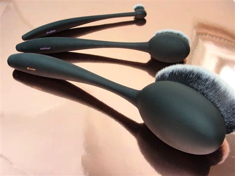 REAL TECHNIQUES Blend Blur Brush Review