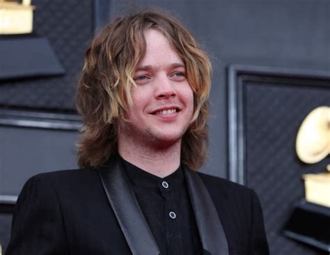 Billy Strings Dedicates Concert To His Mother Hours After Learning Of