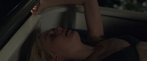 Naked Dakota Fanning In Very Good Girls