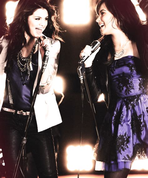 Selena Gomez And Demi Lovato On Tumblr