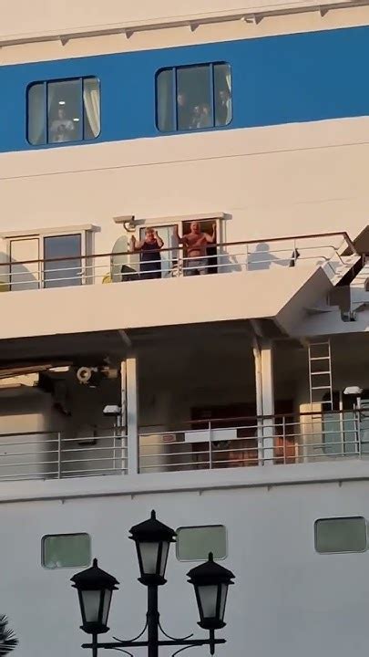 ბათუმში კრუიზით მყოფი რუსი ტურისტების პასუხი ქართველების პროტესტზე Youtube