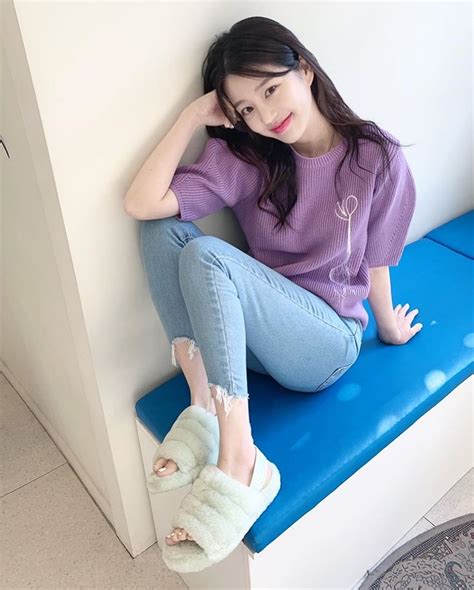 연예인에 있는 한솔 박님의 핀 여성 청바지 패션 여성 여성 청바지