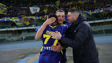 Верона се измъкна от зоната на изпадащите