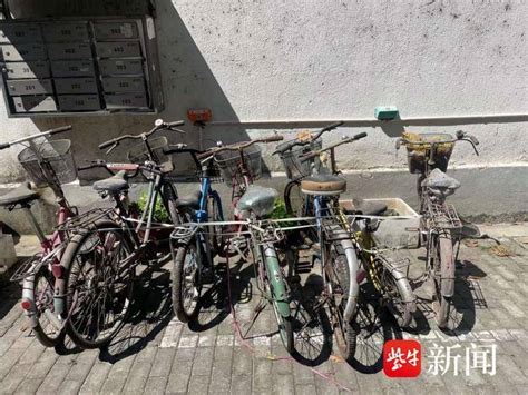车库变成垃圾堆社区协调破解居民烦心事 进行了 蔡卫娟 季洪球