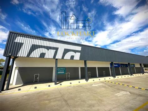 Local Comercial Con Seguridad Y Estacionamiento Mercadolibre