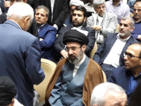 همه پسران رهبر انقلاب در مراسم ترحیم پدر وحید حقانیان تصاویر