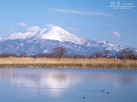 逆さ伊吹山の風景壁紙写真絶景探検家ふく