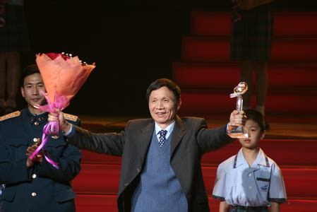 《感动中国》2005年度人物：黄伯云共产党员网