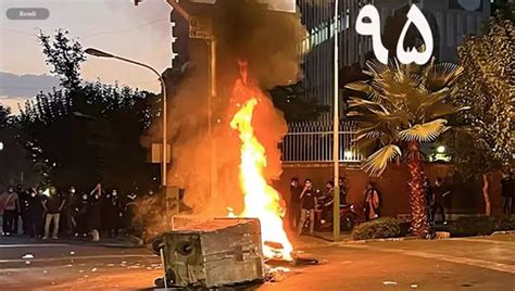 نود و پنجمین روز قیام سراسری تظاهرات شبانه در تهران، کرج، گوهردشت، رشت و توئیت خانم مریم