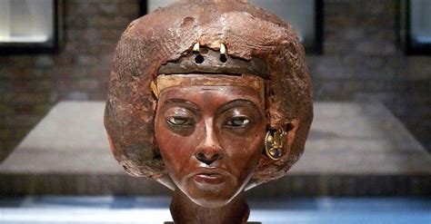 The Woman Who Stood Equal To Amenhotep Iii Queen Tiye Egyptian Streets