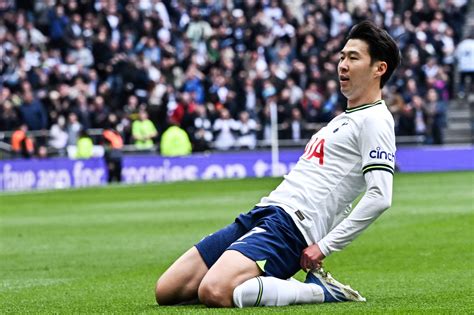 손흥민 하룻밤 새 한살 어려졌다英 놀란 한국식 나이 계산법 중앙일보