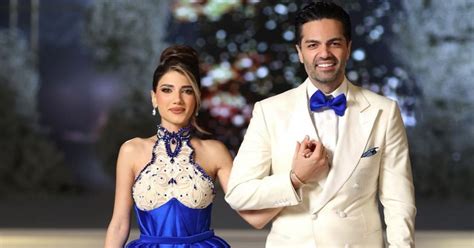 خاتم خطوبة نارين بيوتي أكثر من 4 قيراط من الألماس Et بالعربي