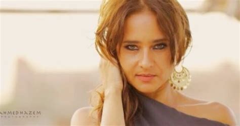 نيللى كريم بشخصيتين فى مسلسل اختفاء تعرف عليهما اليوم السابع