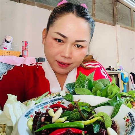 เชฟจอมหอมครัว 🌈สวัสดียามเช้ากับเมนู สุกี้แห้ง🙏 📢ลองทำตามดูนะครับเชฟทำคลิปการทำลงไว้ในช่องแล้ว