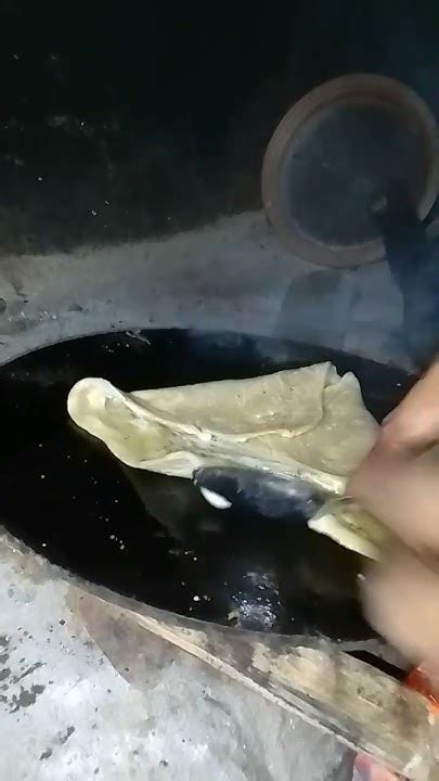 අපි දර ළිපේ බිත්තර රොටී දාන හැටි Youtube