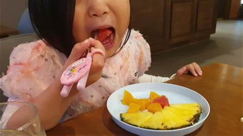 후식먹어야지 자몽파인애플과일은 맛있어 수빈키즈 Youtube