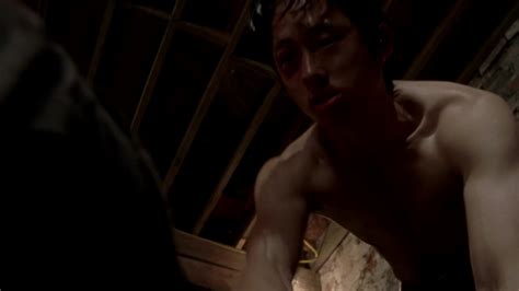 AusCAPS Steven Yeun Shirtless In The Walking Dead Made To Suffer
