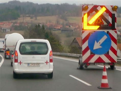 Mobile And Variable Message Signs Itaia