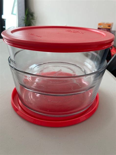 2 Pyrex Glass Containers 7 Cup 1 65 Liter Furniture And Home Living