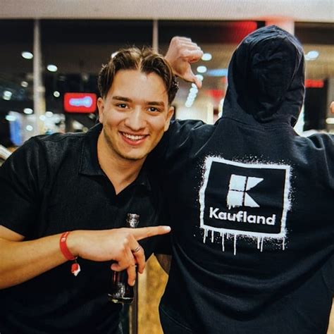 Create Compelling Data Stories And Perform Exploratory Data Analysis By Emirydmr Fiverr