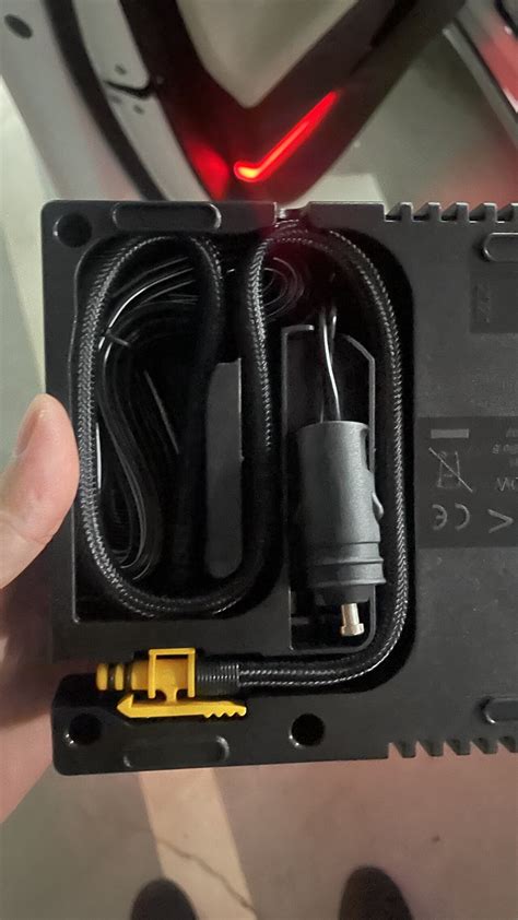 트렁크에 있는 타이어공기압 주입기 자동차 에펨코리아