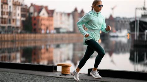 Running On Sand Grass Treadmill And Asphalt Pros And Cons Footgearlab