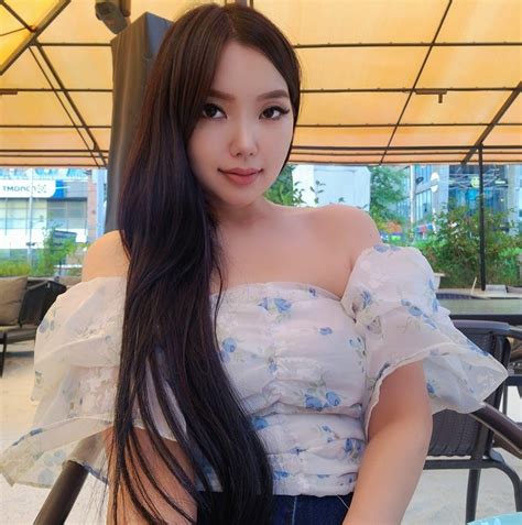 Монголын үзэсгэлэнт охид Added Монголын үзэсгэлэнт охид