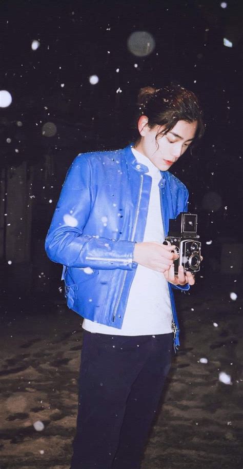 ปกพนโดย Lindsay Davis ใน Ding Yu xi ดาราวยรน สามในอนาคต