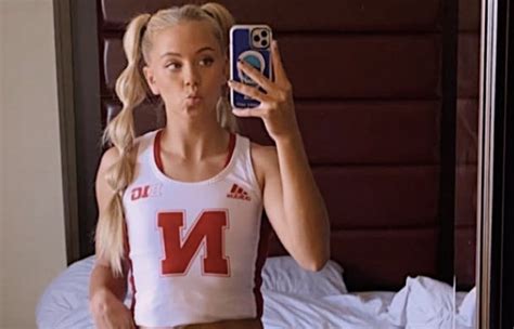 Nebraska Pole Vaulter Calls Out Huskers Football Players The Spun