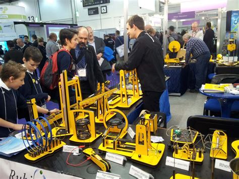 ש רובינשטיין ציוד מדעי בעמ