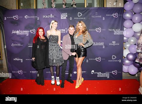 Julia Jasmin Rühle aka JJ Julia Przybylski aka Julia GNTM Jan Rüdiger Micaela Schäfer beim