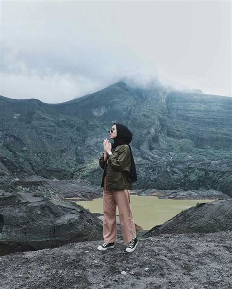 Tetap Kece Di Atas Gunung Ini Dia 10 Rekomendasi Outfit Mendaki Untuk Traveller Berhijab