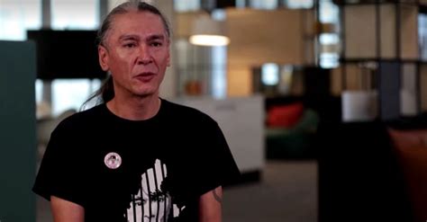 Dvb ဒေါ်အောင်ဆန်းစုကြည်၏ကျန်းမာရေးကိုအလွန်အမင်းစိုးရိမ်ကြောင်း သားငယ်ကင်မ်အဲရစ်စ် ပြော