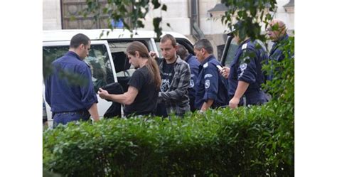 Двама арестувани на протеста пред Народното събрание