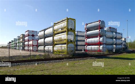 Bulk Containers Hi Res Stock Photography And Images Alamy