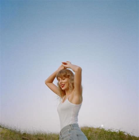 Taylor Swift News Diary Pop Star Dominates ARIA Album Charts Ahead Of Australia Tour MEAWW News