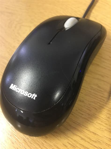 This Computer Mouse At College Has Both A Left And Right Button And A Fully Functioning Scroll